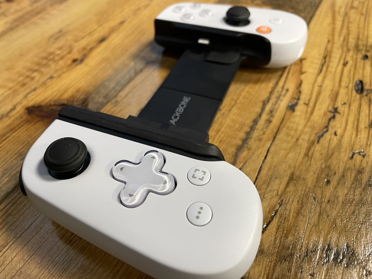 Backbone One Mobile Controller Review - Cloud Dosage Backbone One Mobile Controller Review - Cloud Dosage