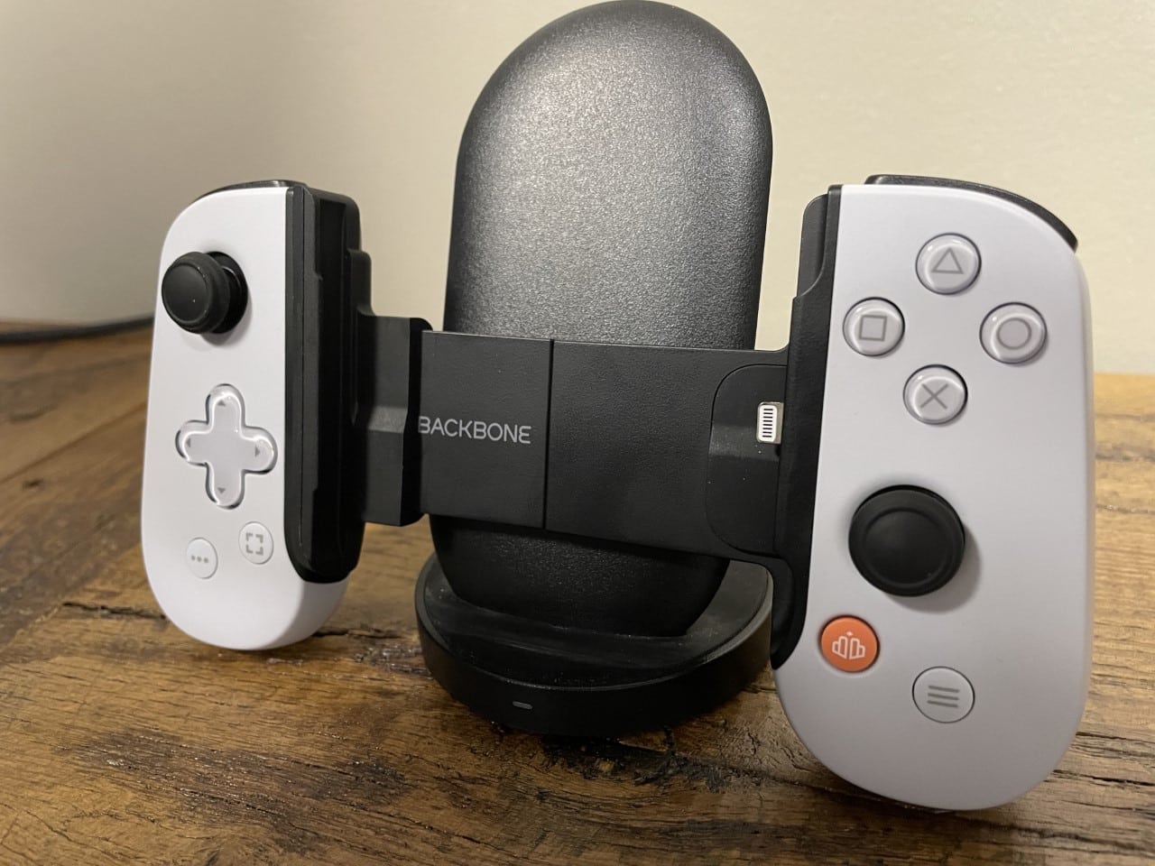 Backbone One Mobile Controller Review - Cloud Dosage